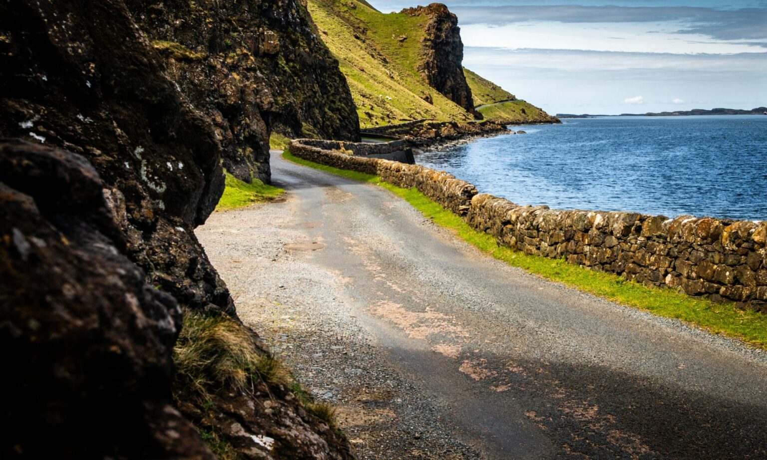 Mull, on the road to Loch Na Keal - Sir Edward's - Scotch Whisky